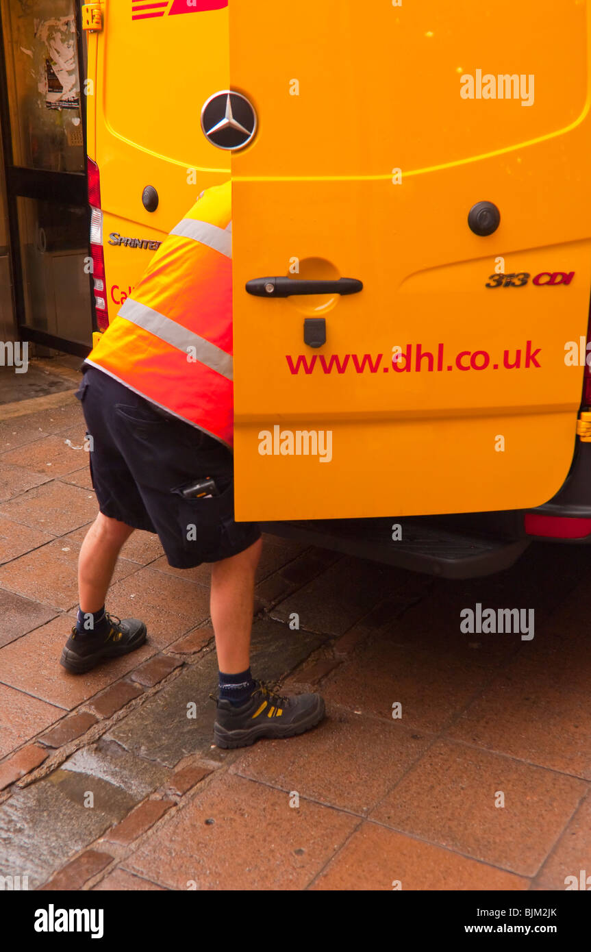 Dhl hi-res stock photography and images - Alamy