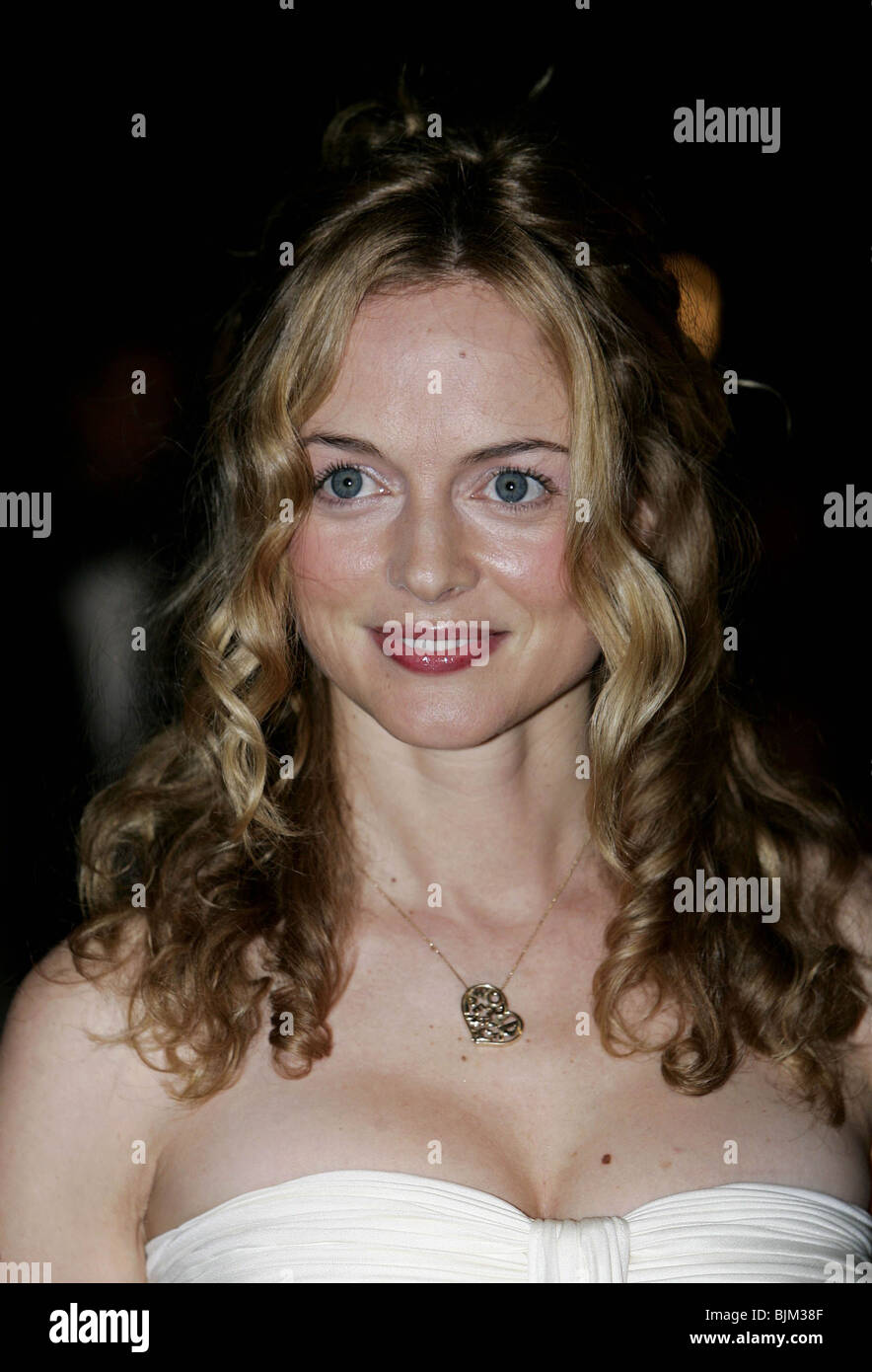 HEATHER GRAHAM THE UK FILM PREMIERE OF ELIZABETH: THE GOLDEN AGE AT THE ...