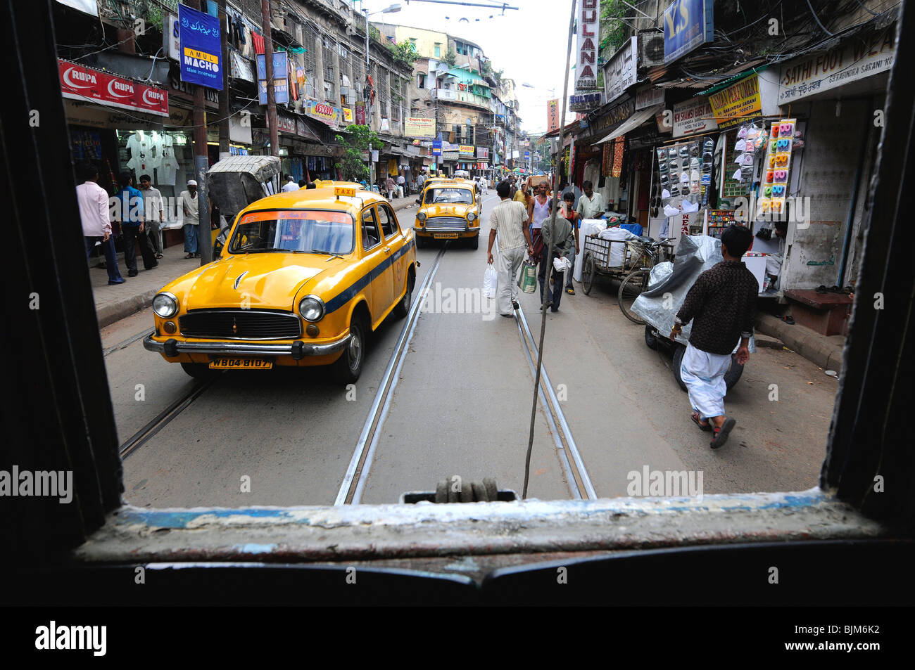 People of calcutta hi-res stock photography and images - Alamy