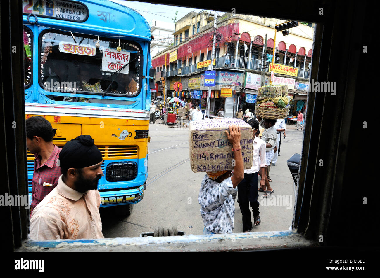 Kolkata bus hi-res stock photography and images - Alamy