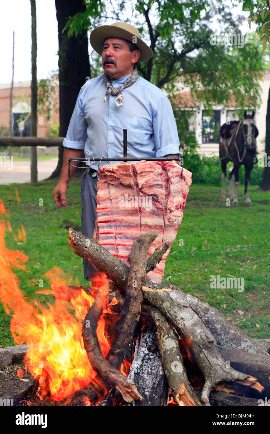 Asado gaucho argentina hi-res stock photography and images - Alamy