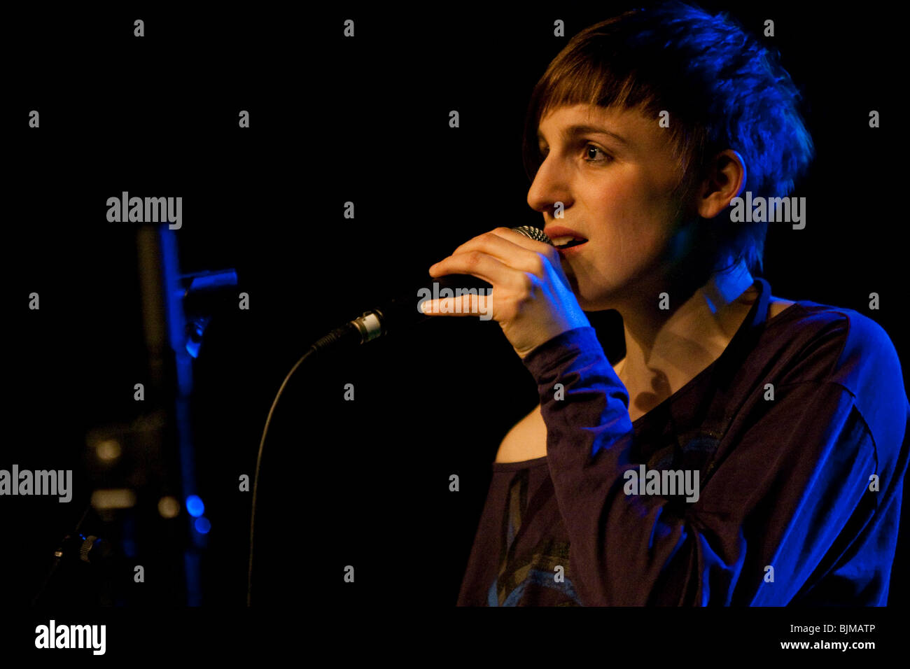 The Swiss singer-songwriter Maya Turbo live in the Schueuer venue ...