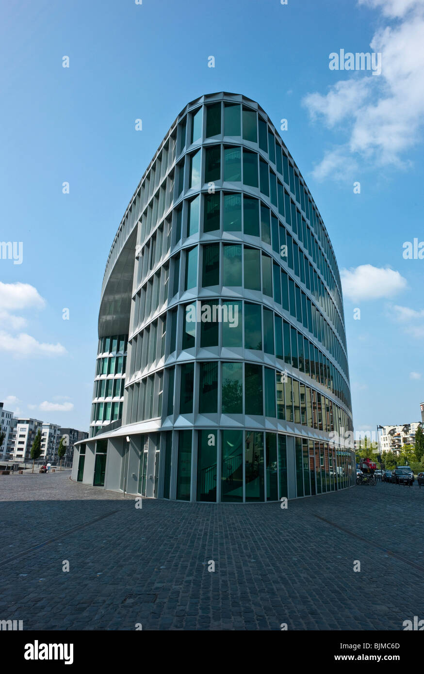 Curved office building europe hi-res stock photography and images - Alamy