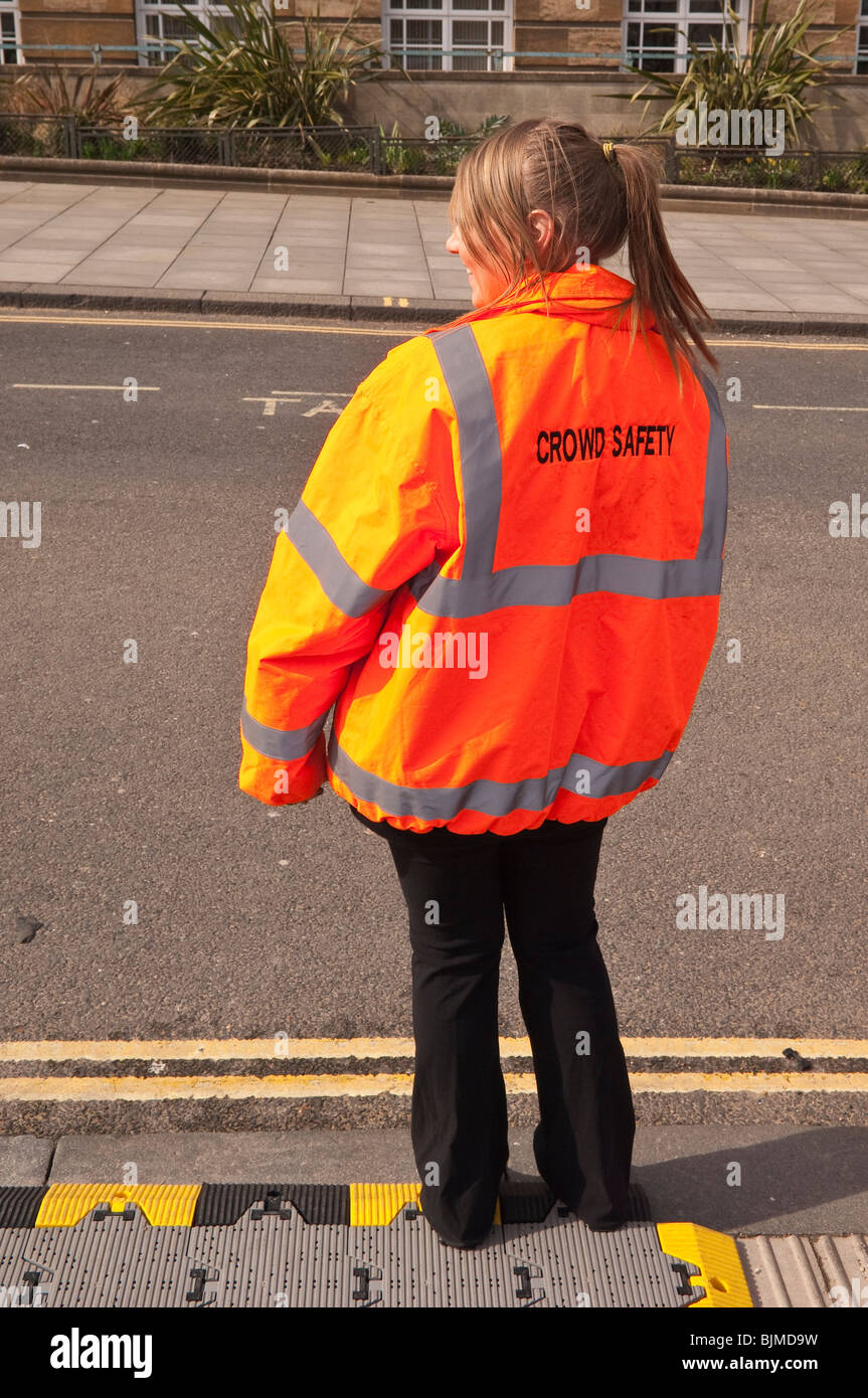 Worker crowd control uk hi-res stock photography and images - Alamy