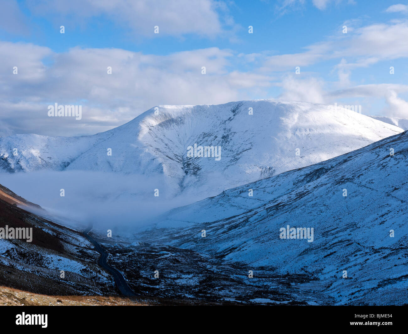 Dinas y bwlch hi-res stock photography and images - Alamy
