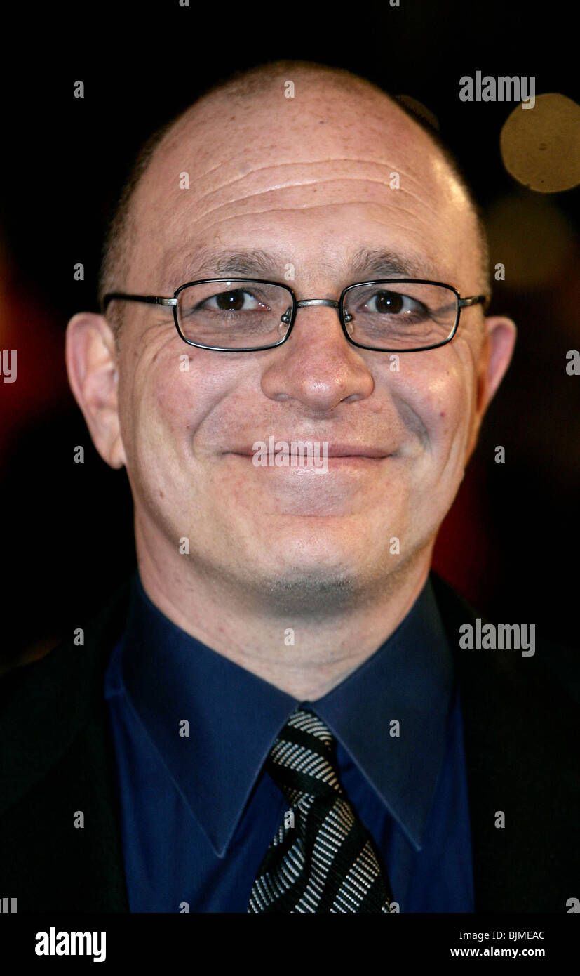 AKIVA GOLDSMAN THE UK FILM PREMIERE OF I AM LEGEND THE ODEON LEICESTER ...