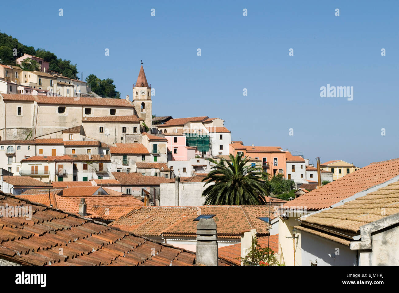 Italien, Basilikata, Maratea, Dorf mit Kirchturm | Italy, Basilicata ...