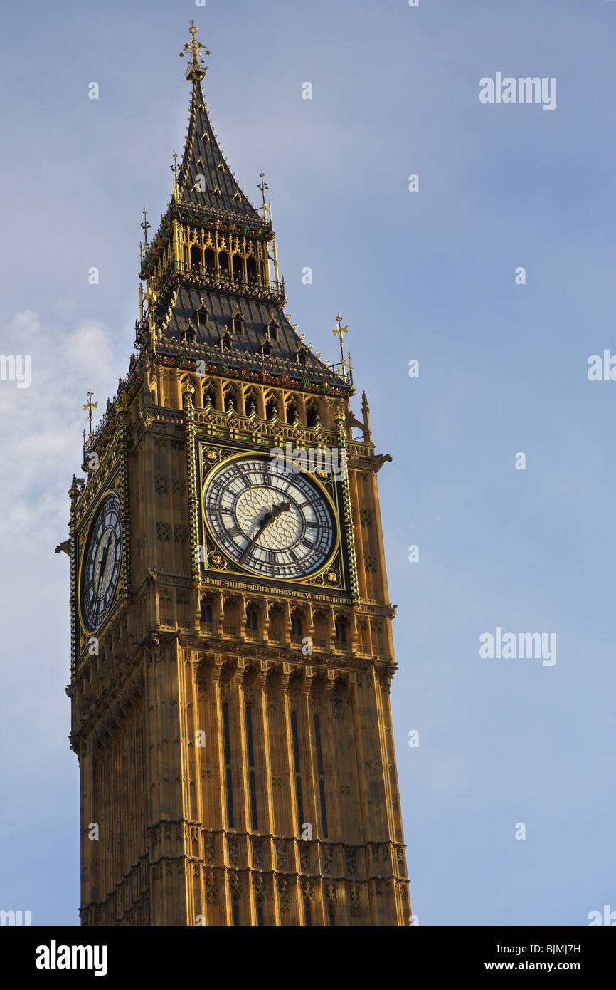 Wide angle shot london tower hi-res stock photography and images - Alamy