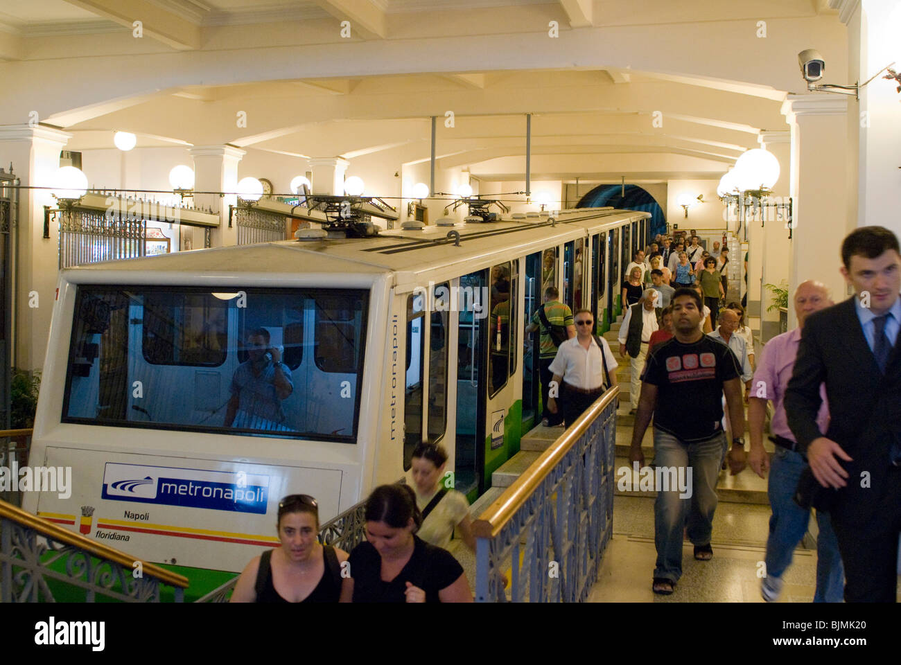 Italien, Kampanien, Neapel, Standseibahn Funicolare Centrale | Italy ...