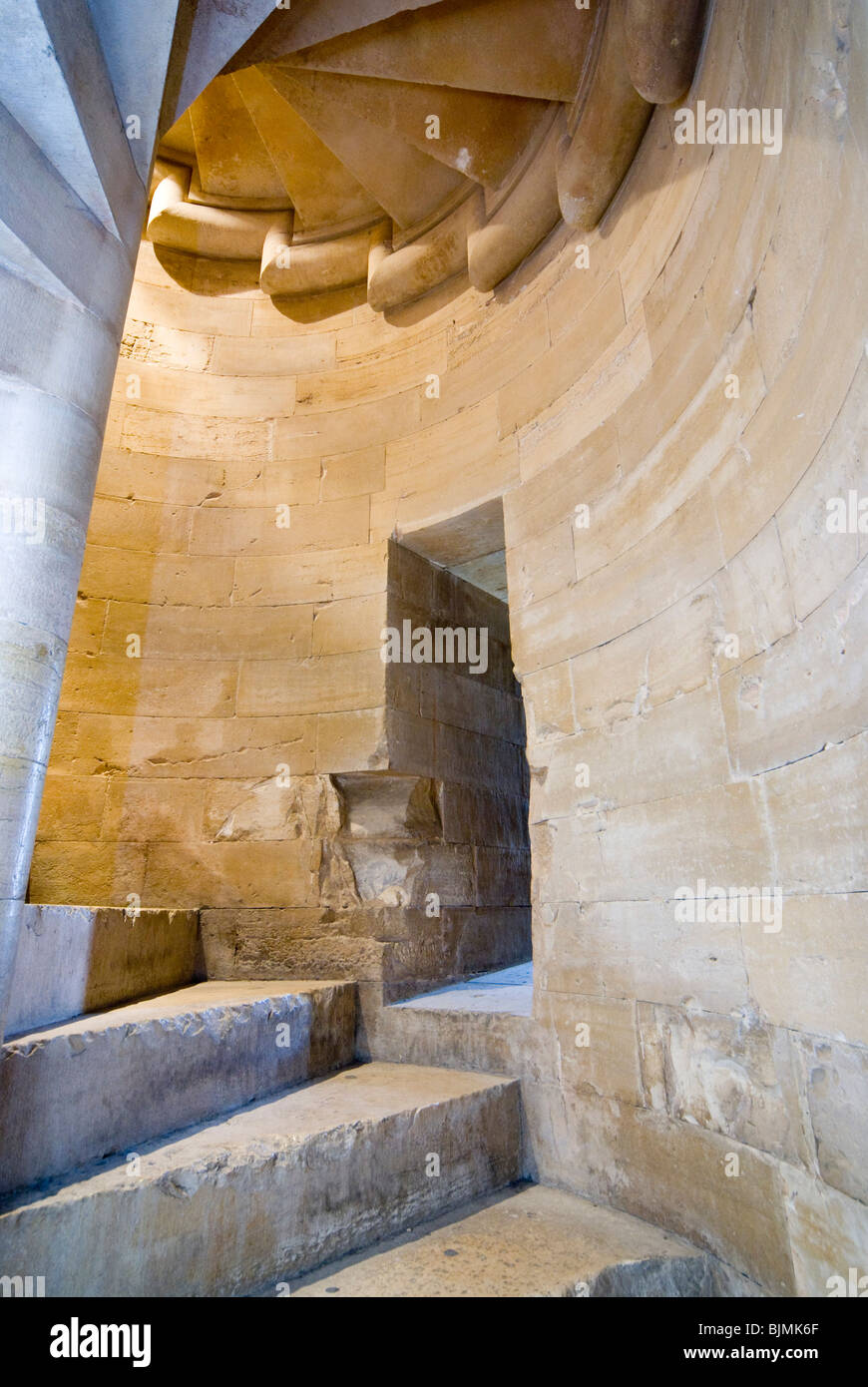 Italy, Apulia, Castel del Monte (castle), interior, winding-stairs ...