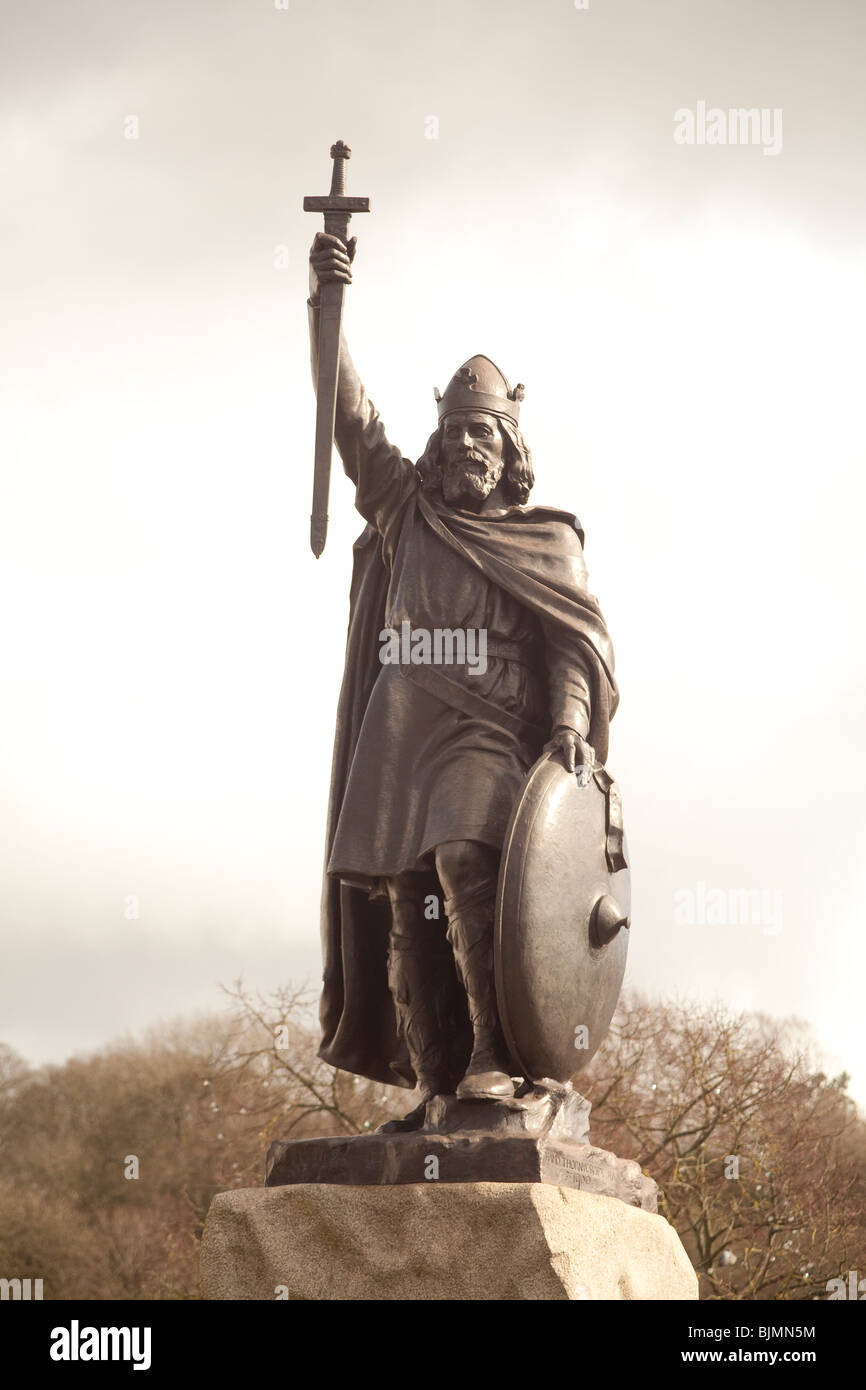 Statue of King Alfred the Great , Broadwalk, Winchester, Hampshire ...