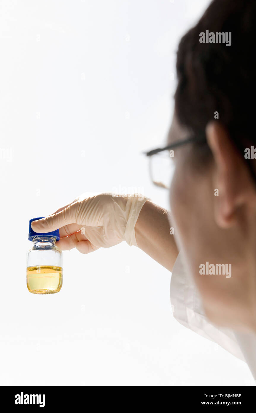 Genetic engineering laboratory hi-res stock photography and images - Alamy