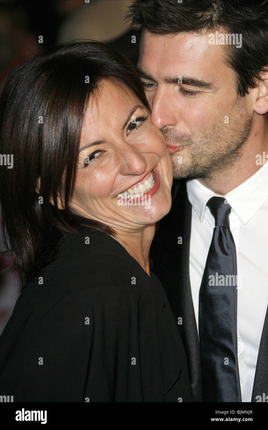 Davina mccall matthew robertson hi-res stock photography and images - Alamy