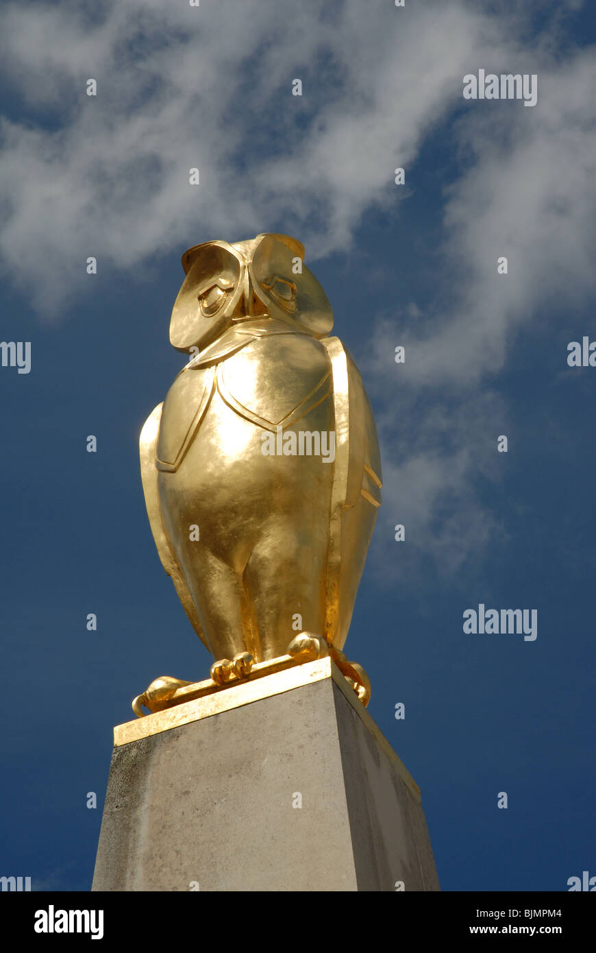 An owl at Leeds Civic Hall, which is a civic building housing Leeds ...