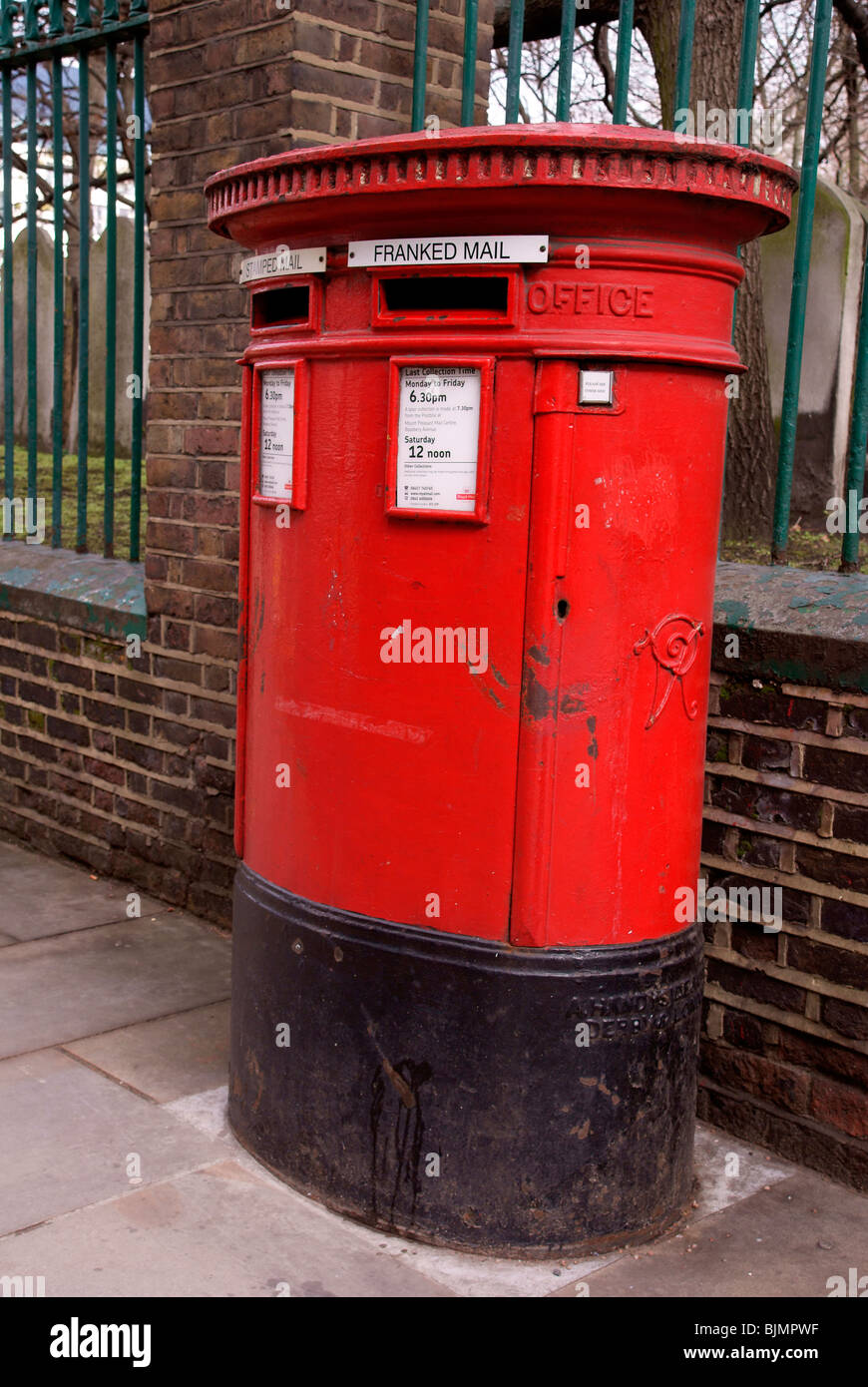 Franked post box hi-res stock photography and images - Alamy