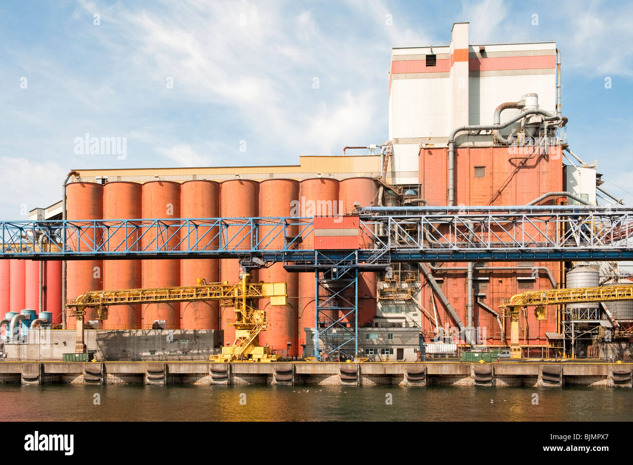 Terminal grain elevators at port of North Vancouver, BC, Canada Stock ...
