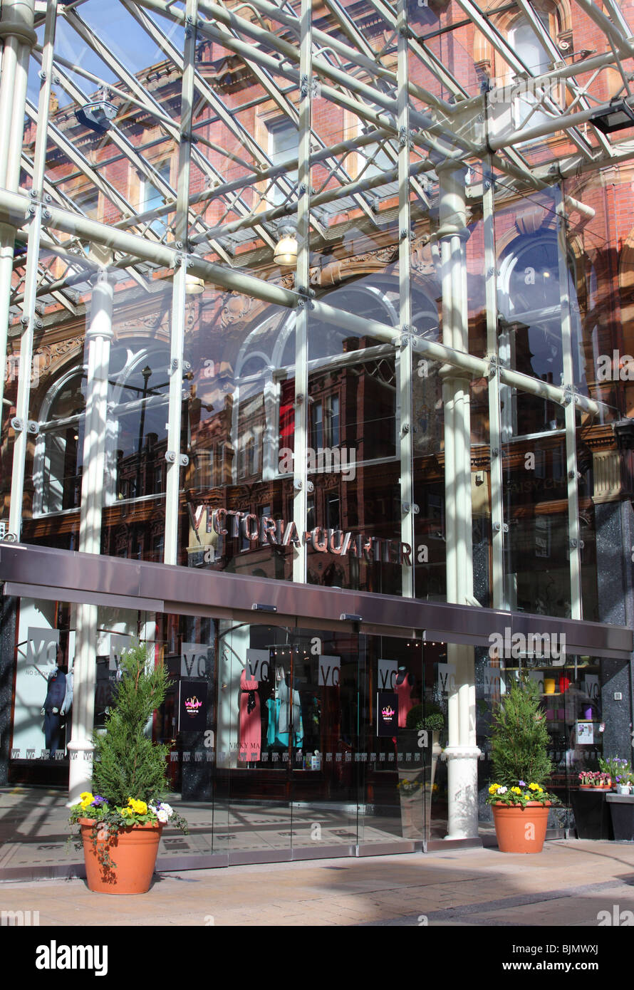 Victoria quarter shopping centre leeds hi-res stock photography and ...