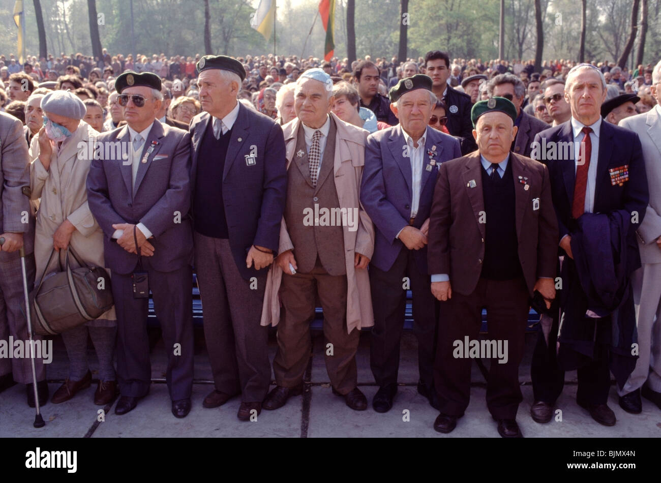 Jewish former Soviet Soldiers during the 50th anniversary of the Nazi ...