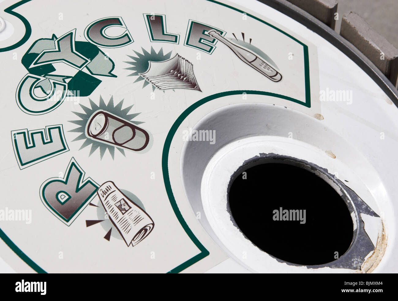 Recycling garbage bin (USA Stock Photo - Alamy