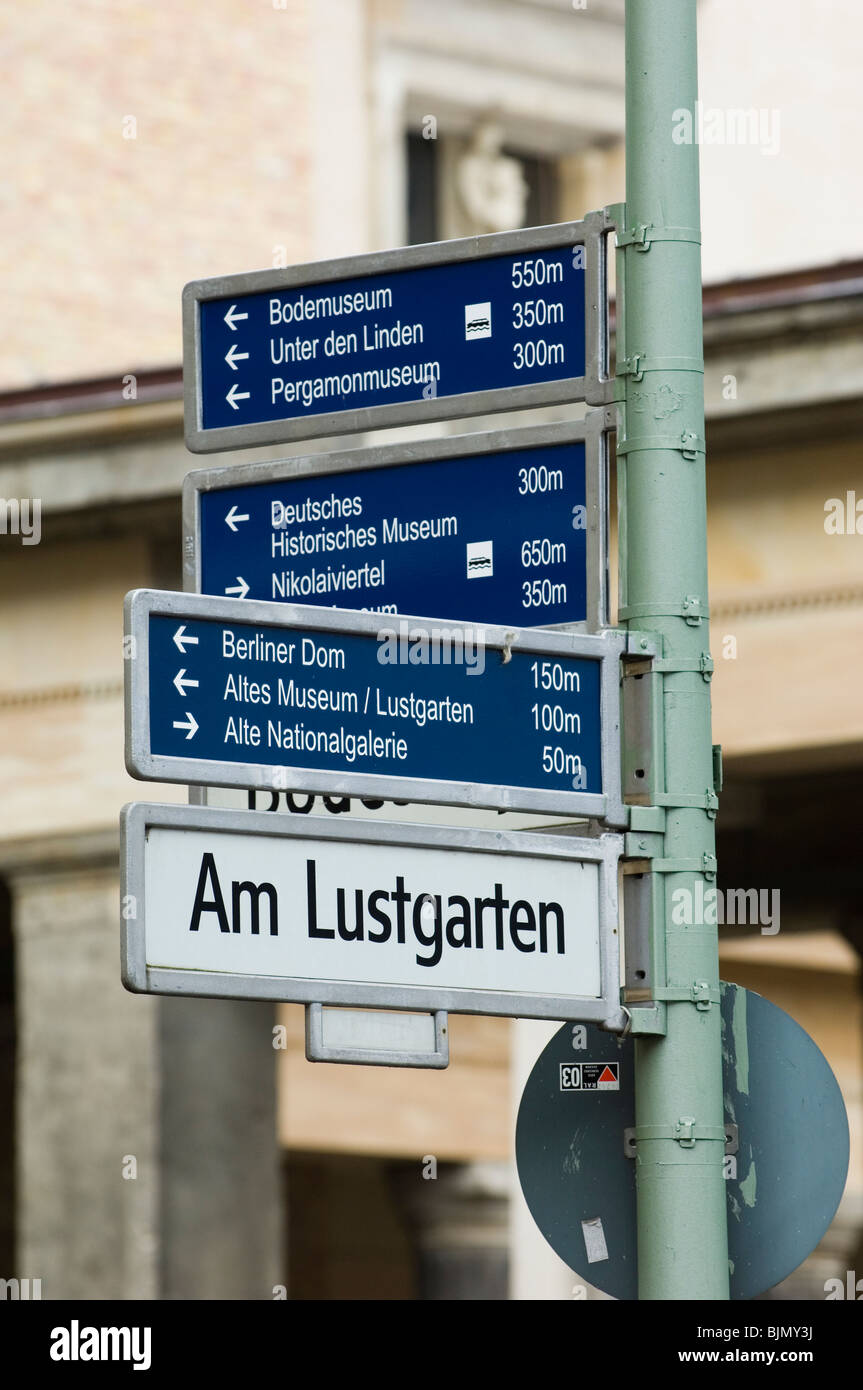 German street signs hi-res stock photography and images - Alamy