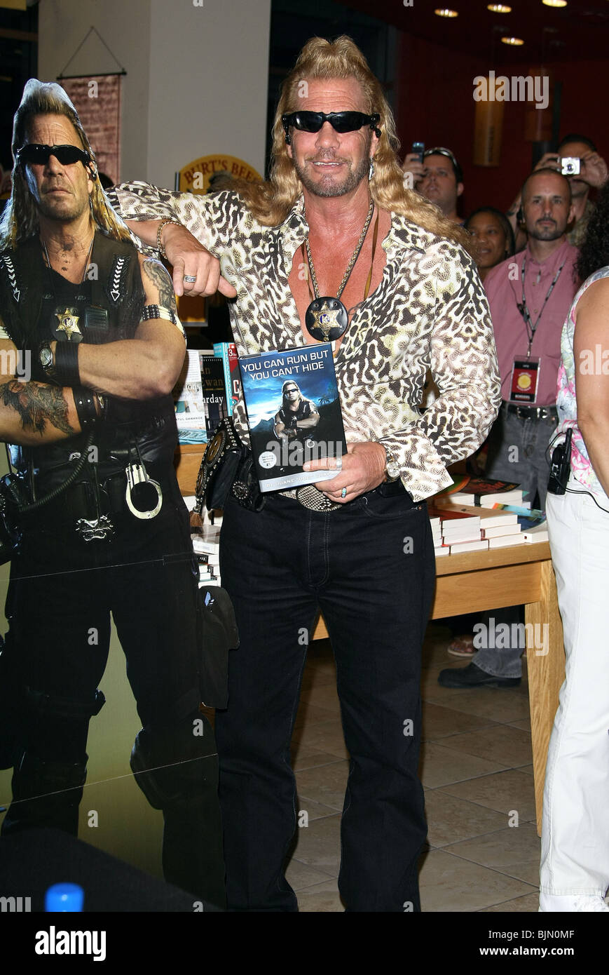 DUANE CHAPMAN AKA DOG THE BOUNTY HUNTER DUANE DOG CHAPMAN BOOKSIGNING ...
