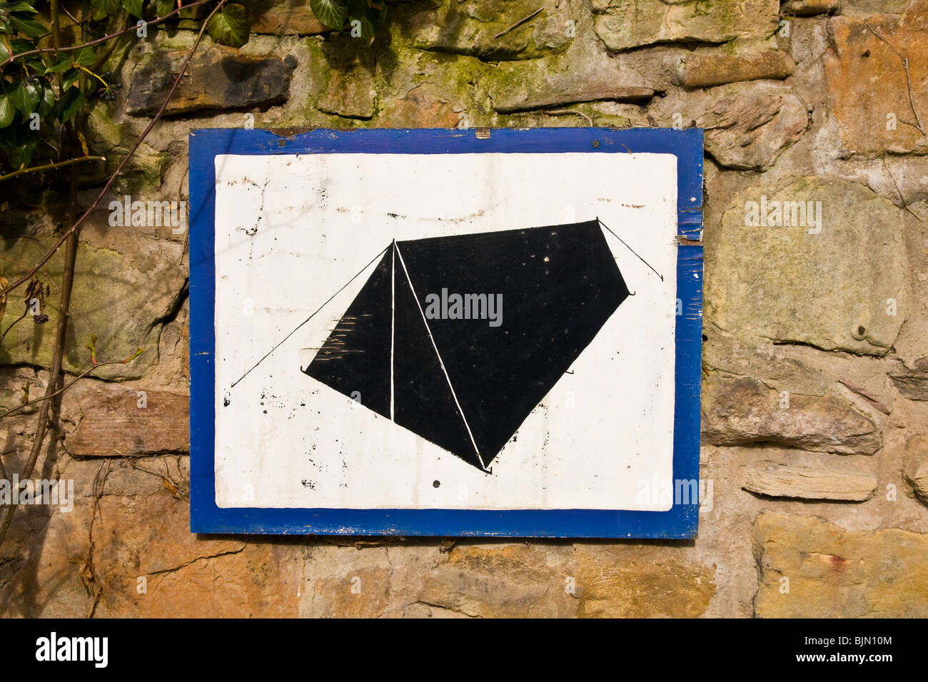 Camping site sign hi-res stock photography and images - Alamy