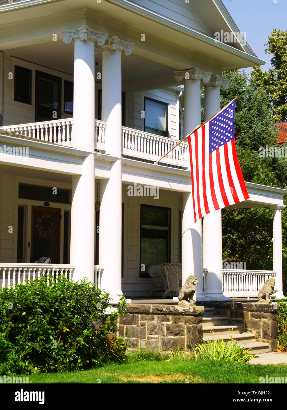 Colonial estate america hi-res stock photography and images - Alamy