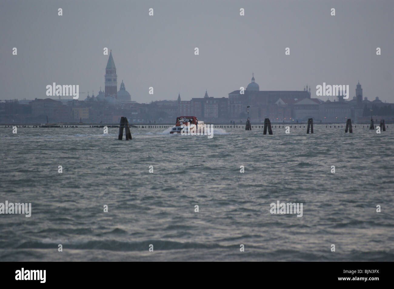 Venezia speedboat lagoon hi-res stock photography and images - Alamy