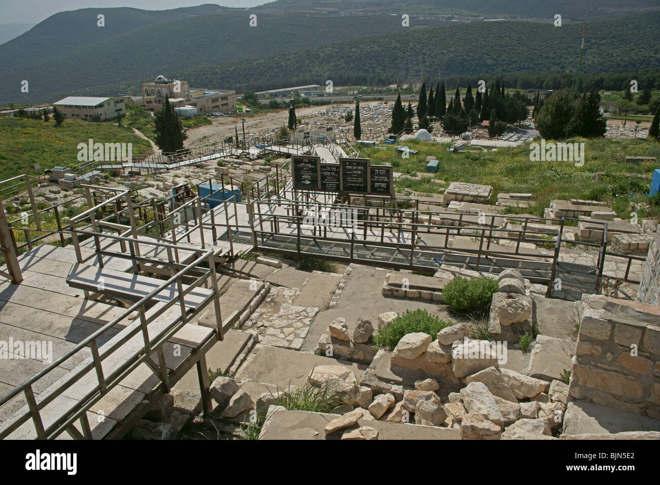 Tzfat cemetery hi-res stock photography and images - Alamy