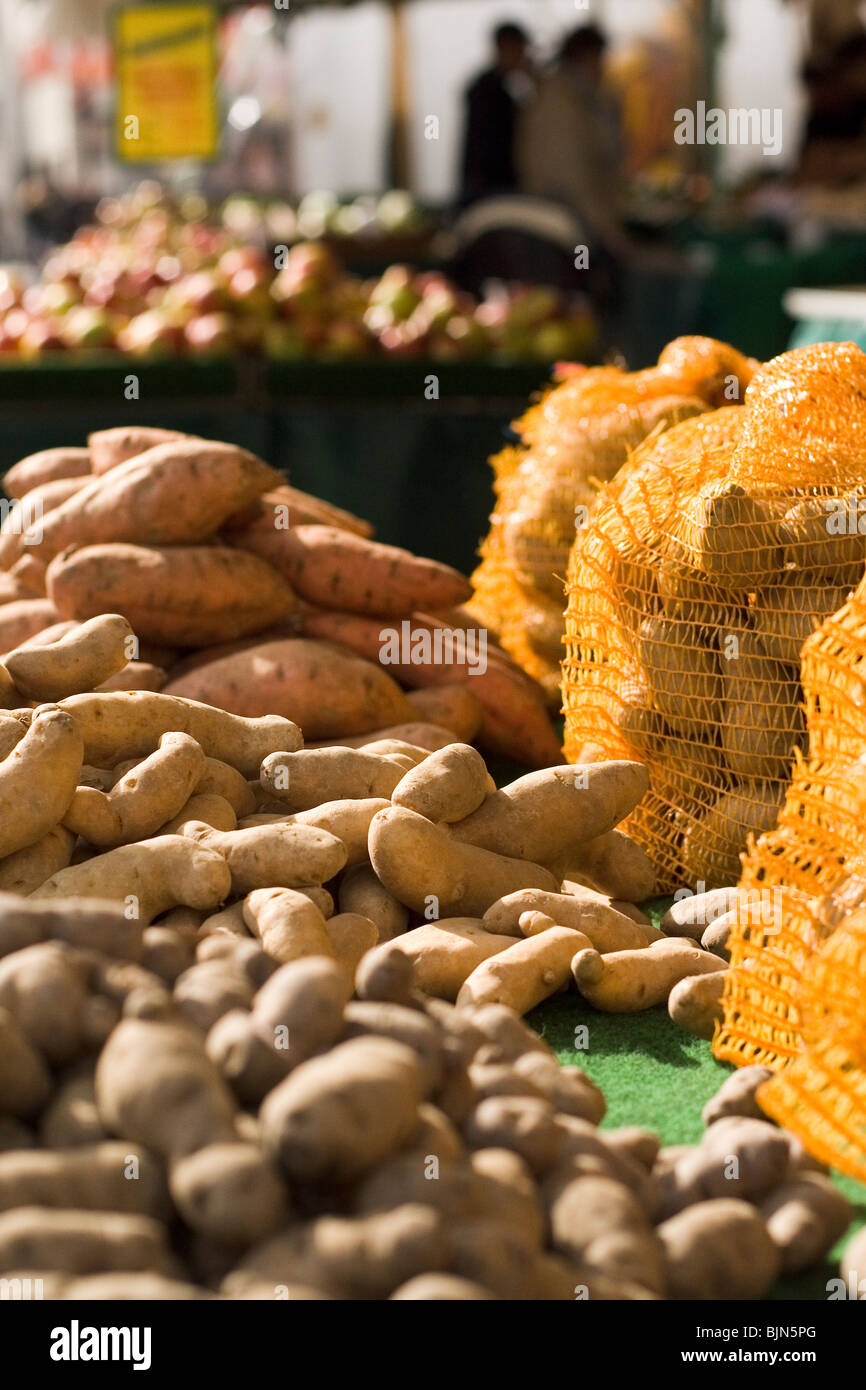 Veg stall potatoes hi-res stock photography and images - Alamy