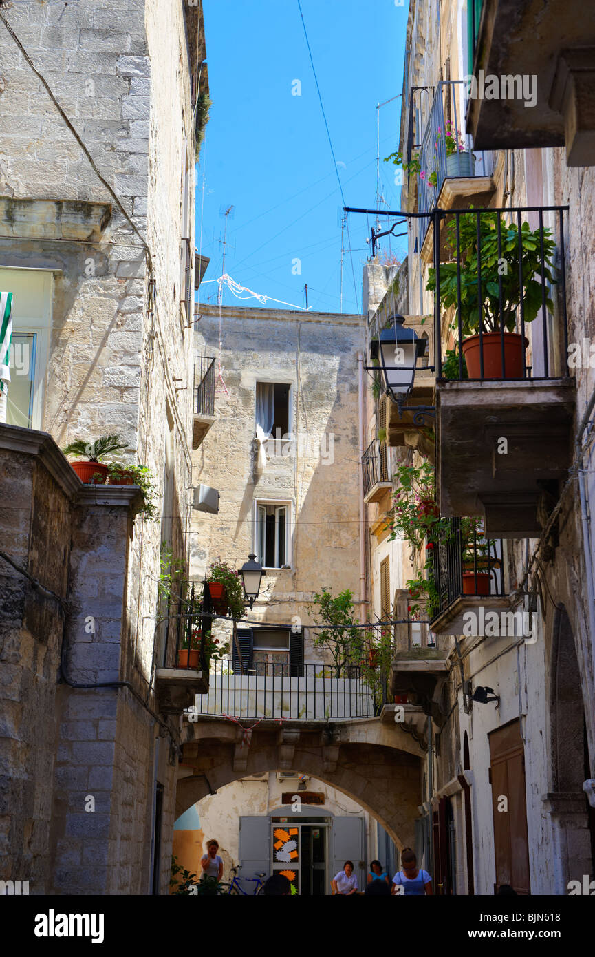 Narrow medieval steets of Bari old town, Puglia Italy Stock Photo - Alamy