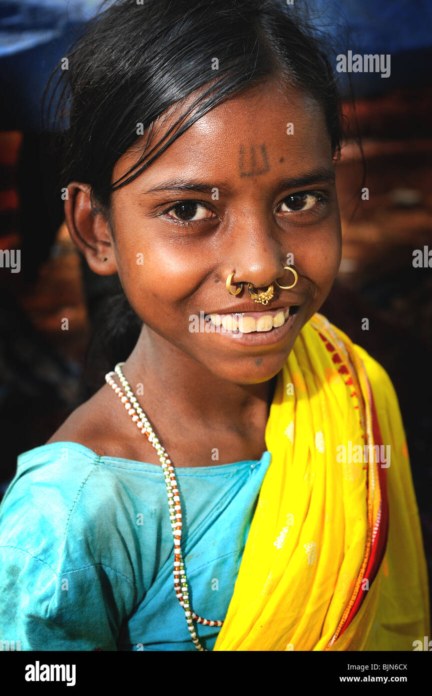 India tribal girl hi-res stock photography and images - Alamy