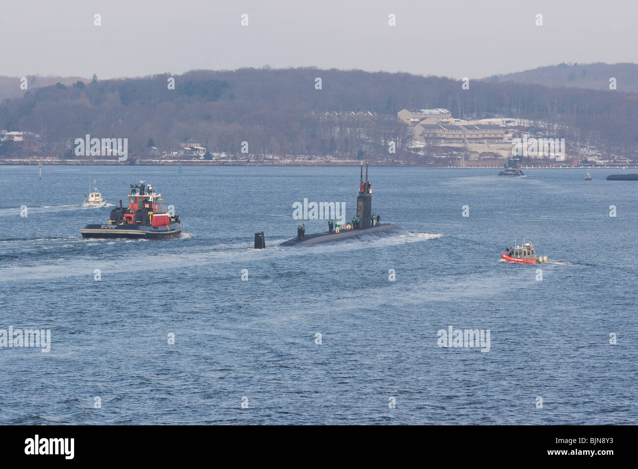 A US Navy Los Angeles class fast attack submarine and her US Coast ...