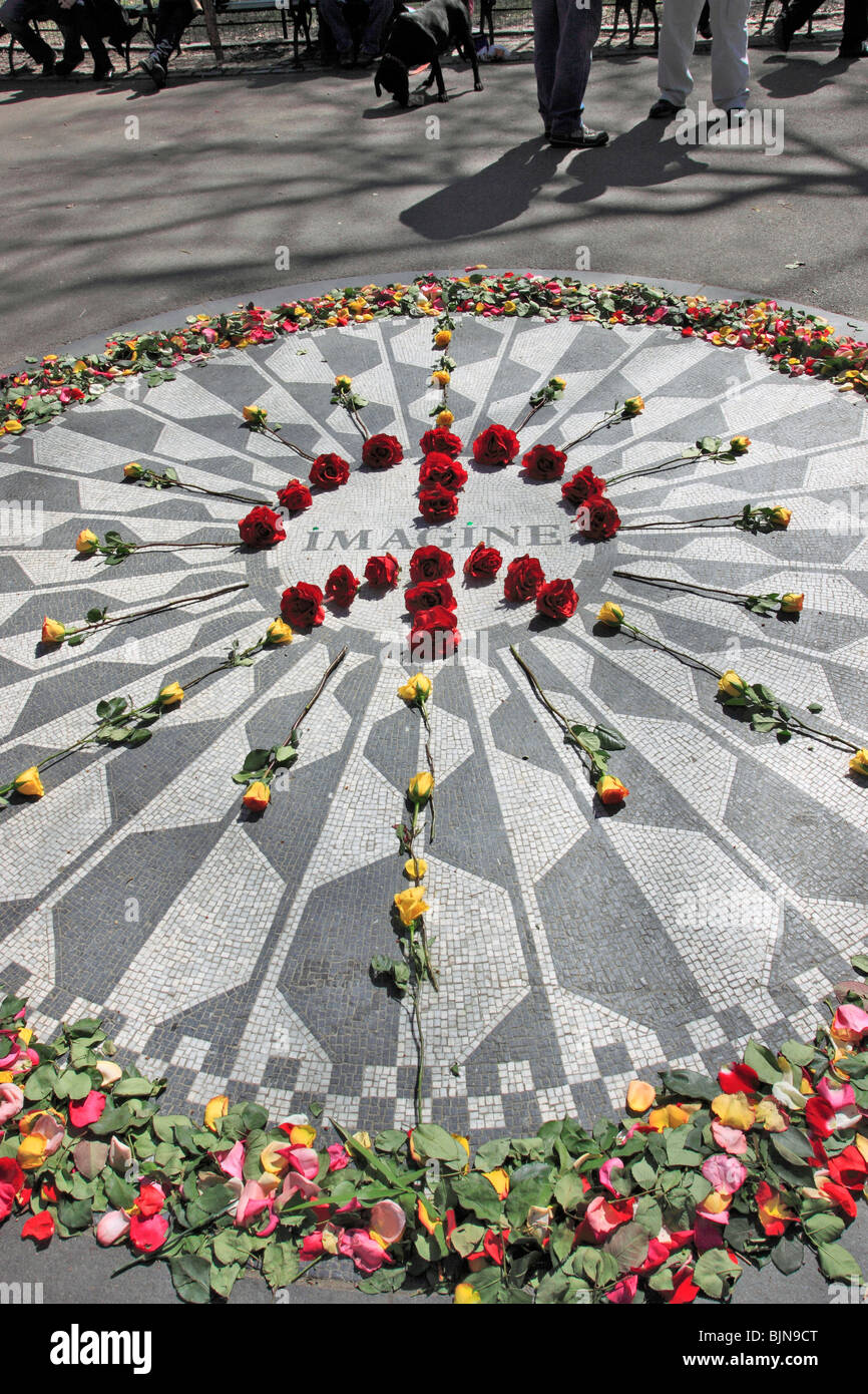 The John Lennon Strawberry Fields memorial monument, Central Park ...