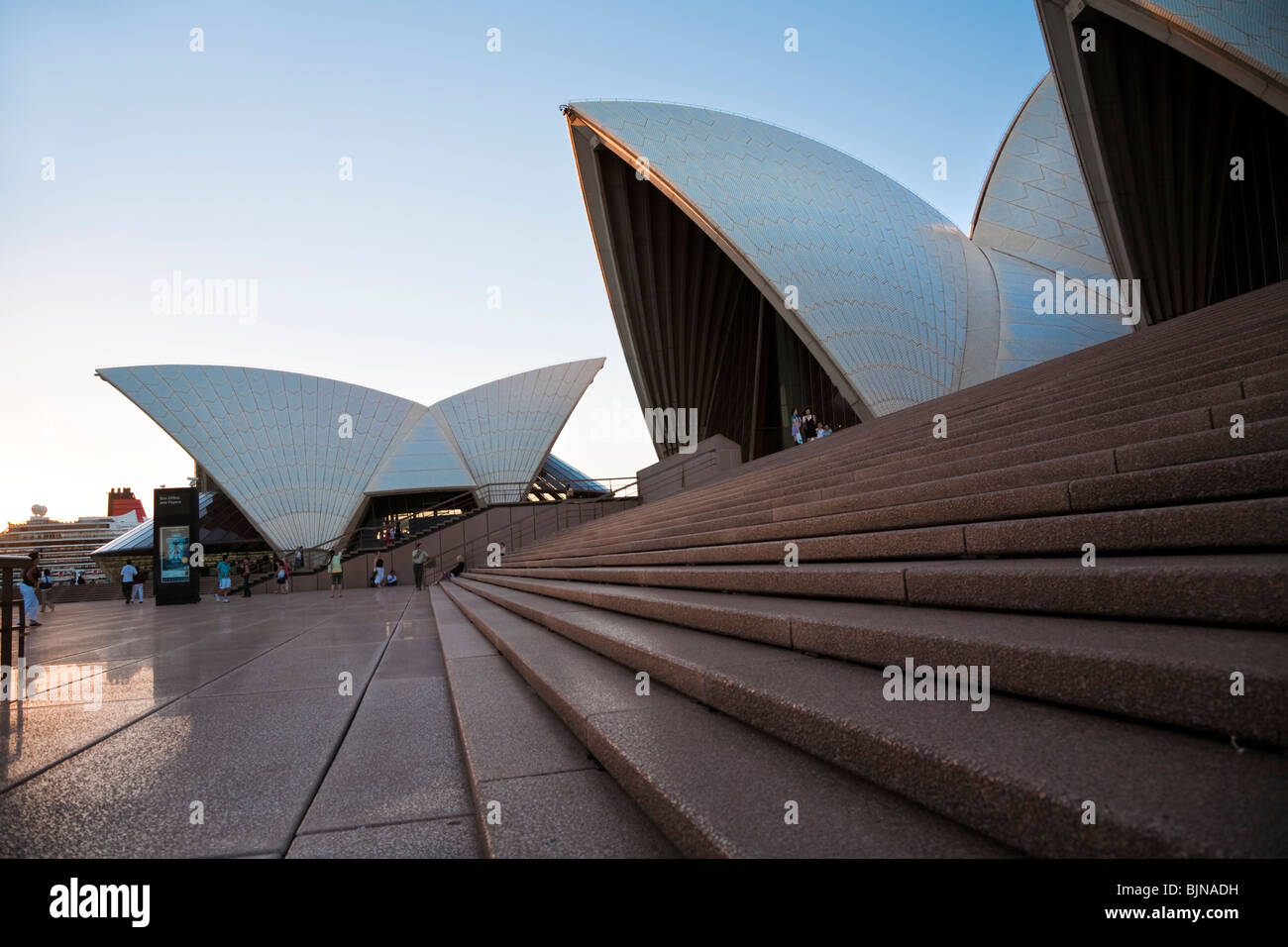 Sydney opera house roof exterior hi-res stock photography and images ...