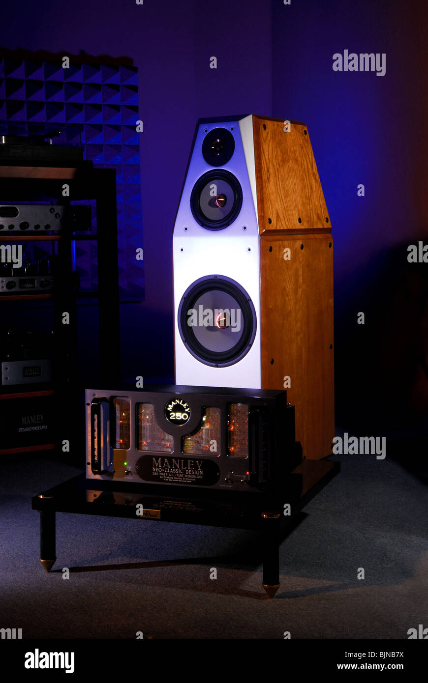 Stereophile hi-res stock photography and images - Alamy