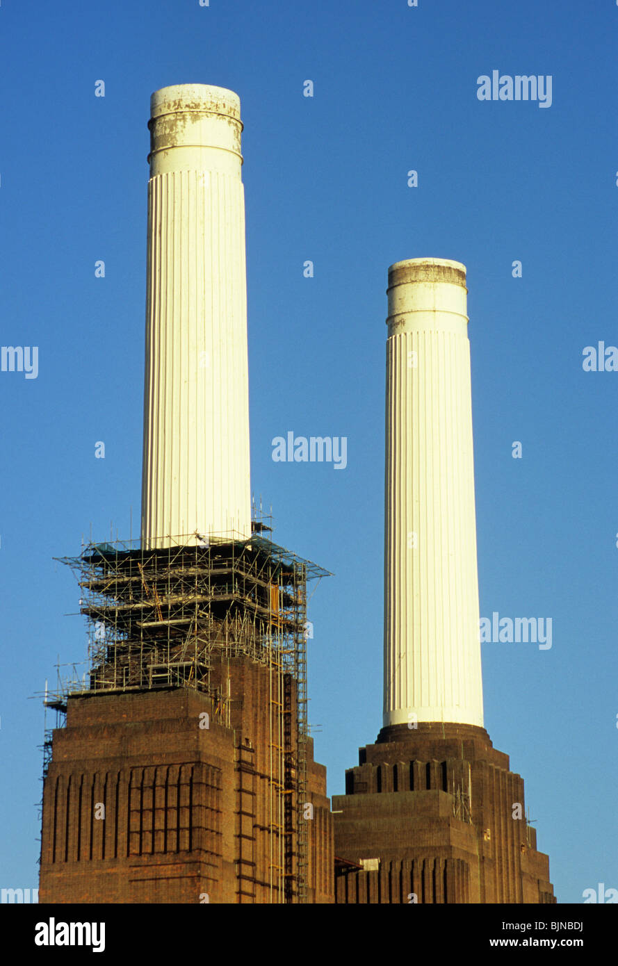 Chimneys at battersea power station hi-res stock photography and images ...