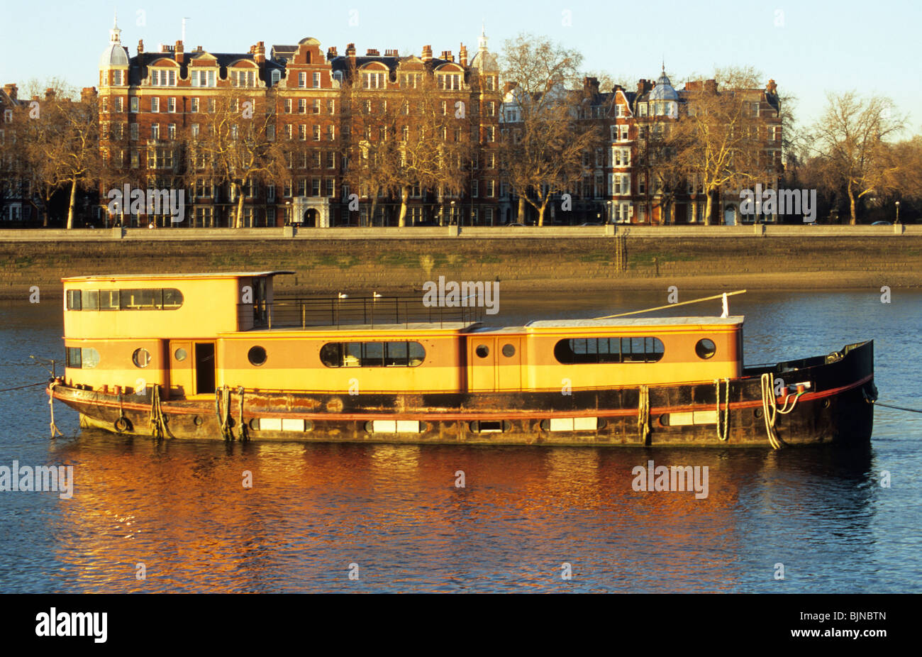 Barge on the Thames, Chelsea, London, UK Stock Photo - Alamy