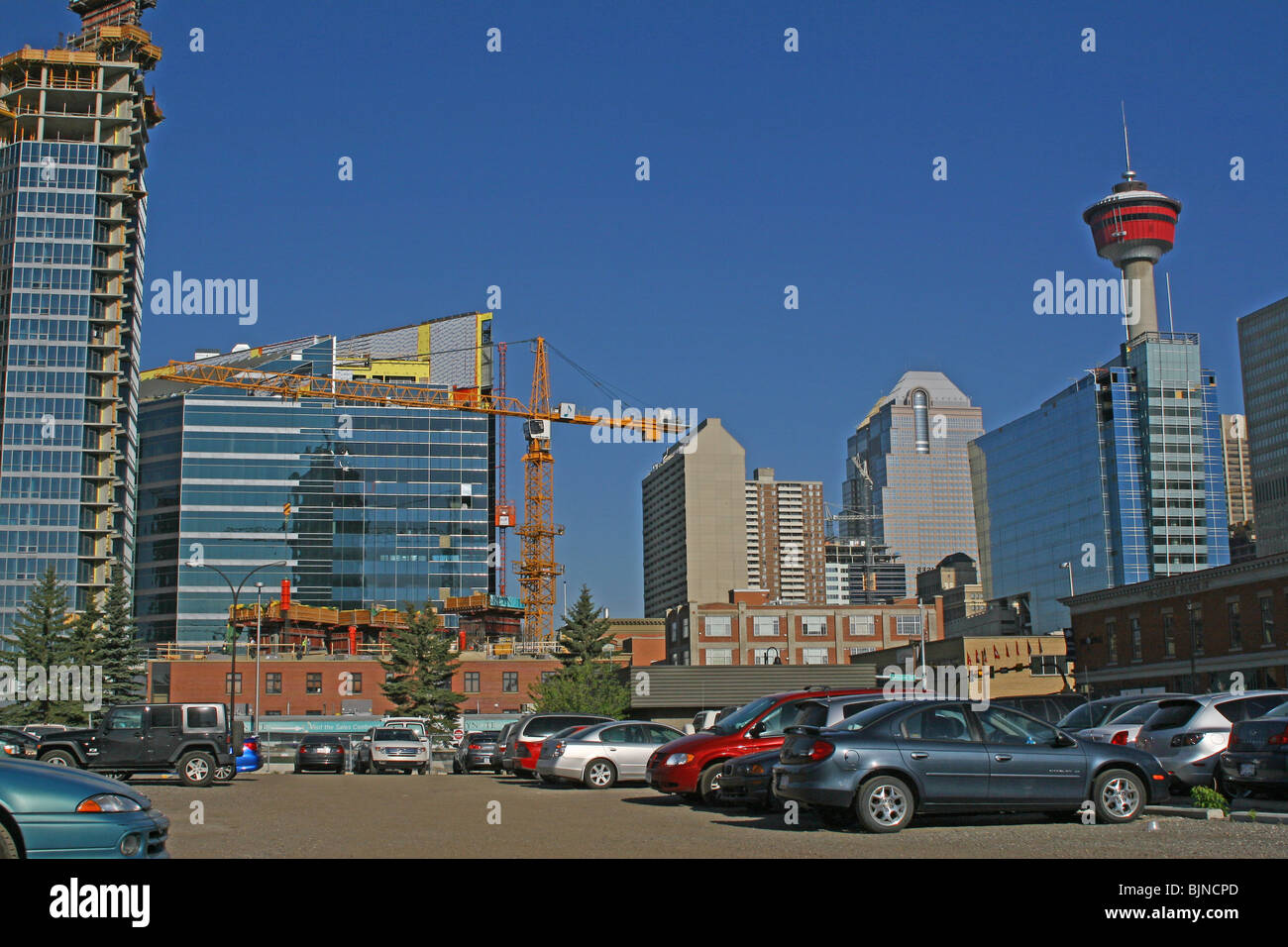 High rise apartment building canada hi-res stock photography and images ...