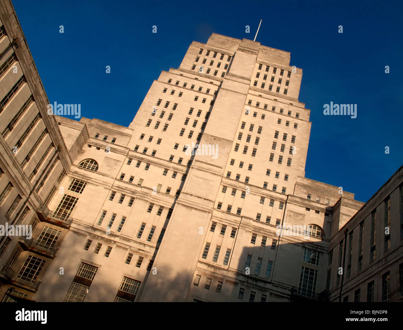 Senate house london uk hi-res stock photography and images - Alamy