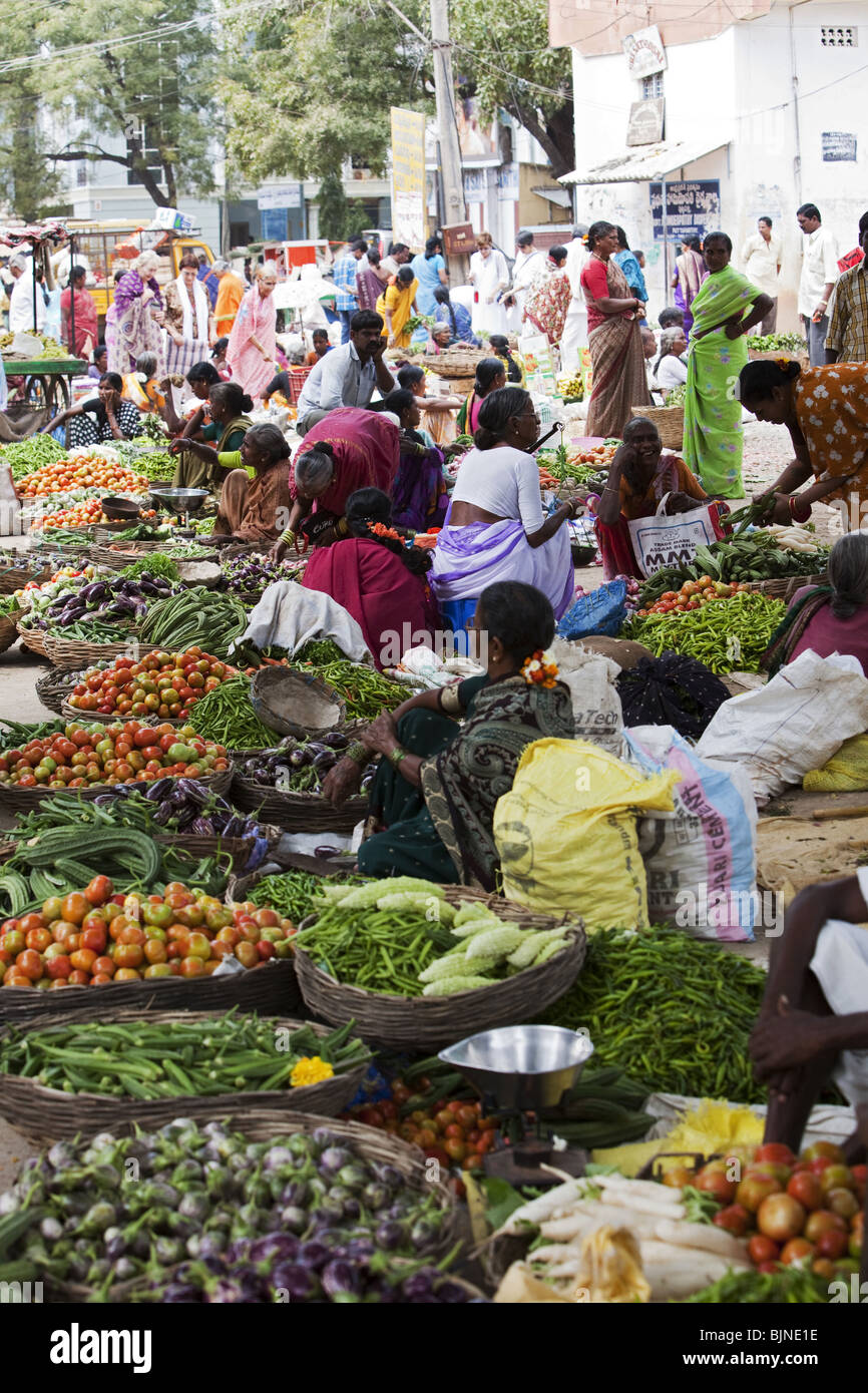 Indian market sellers Stock Photo - Alamy
