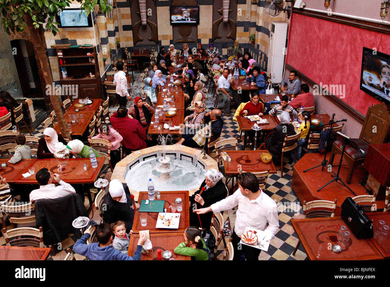 Restaurant syria hi-res stock photography and images - Alamy