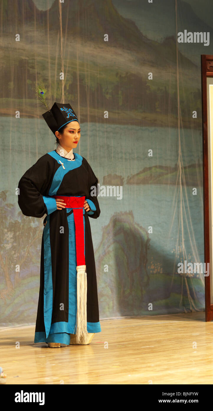 Asian woman at opera hi-res stock photography and images - Alamy