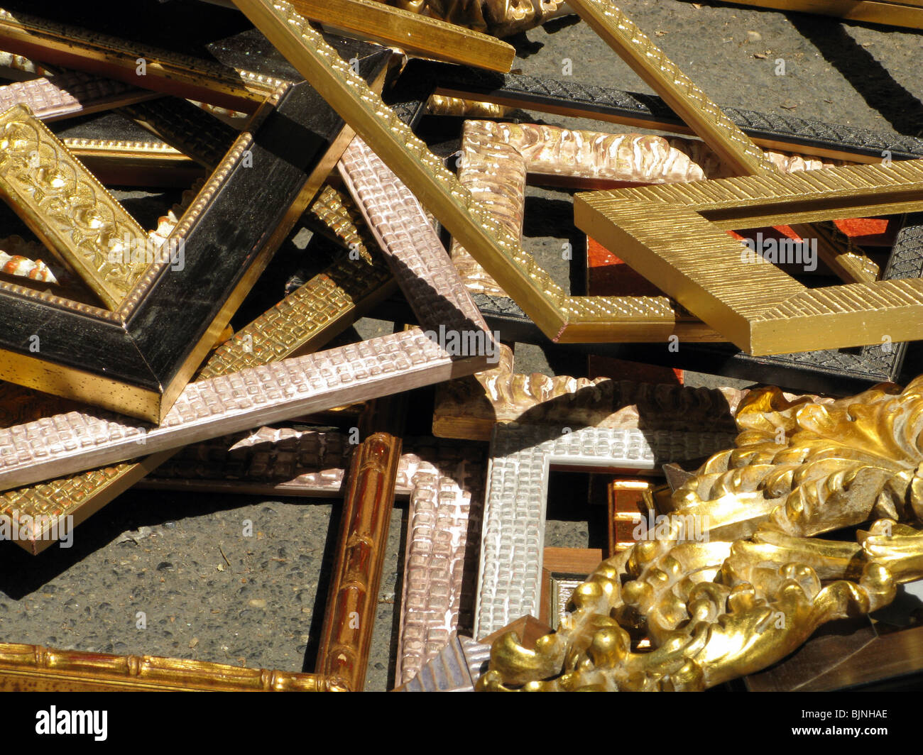 Gold golden empty second hand pi hi-res stock photography and images ...