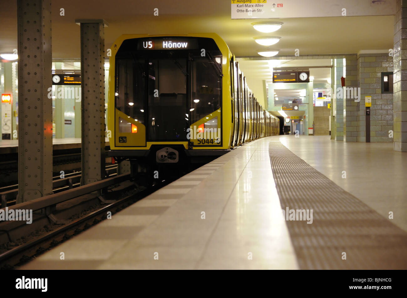 Train in Berlin subway U-Bahn station Alexanderplatz Stock Photo - Alamy