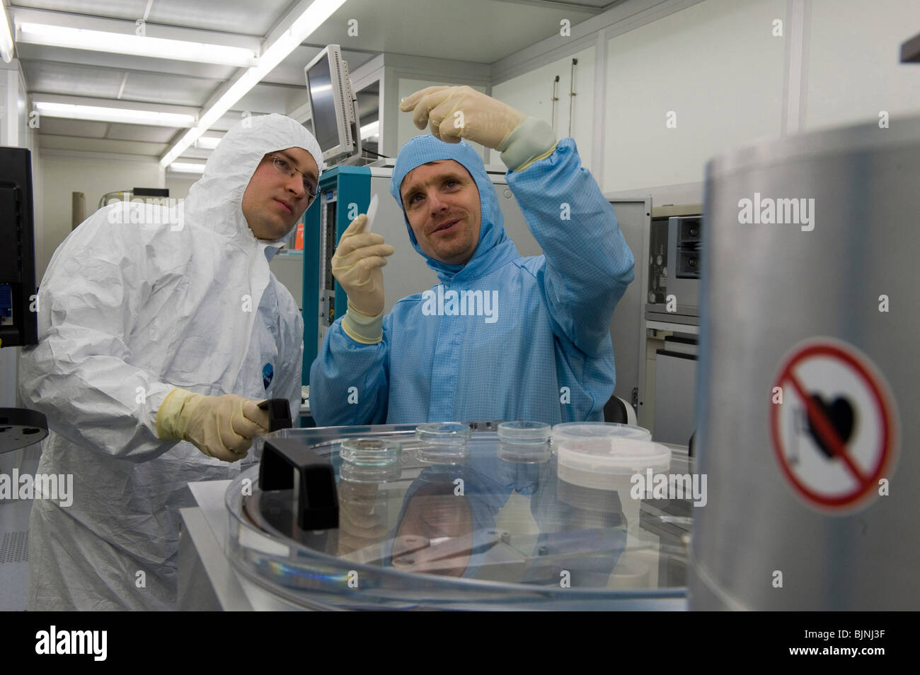 Chemistry laboratory berlin university hi-res stock photography and ...