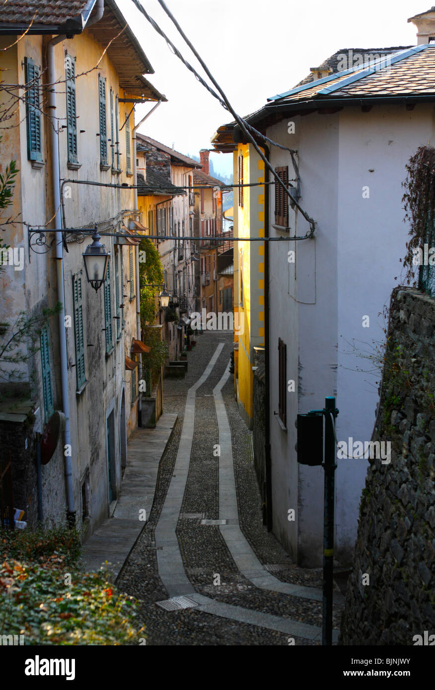 Traditional italian house orta town hi-res stock photography and images ...