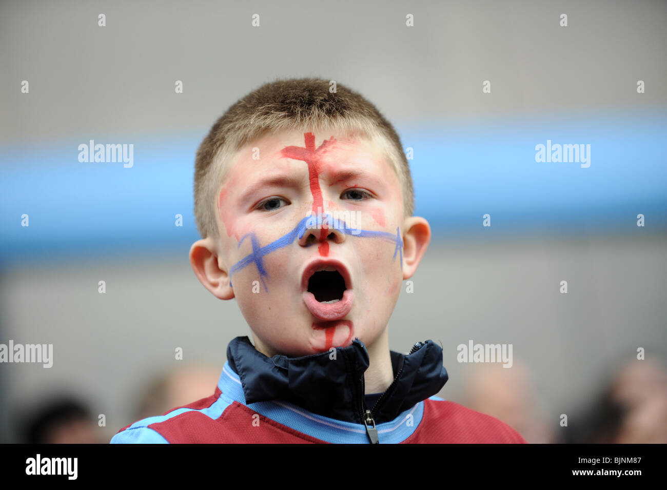 England football team supporter hi-res stock photography and images - Alamy