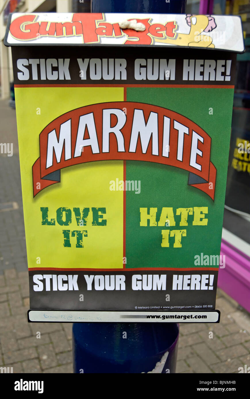 gumtarget, intended to deter chewing gum users from littering streets ...