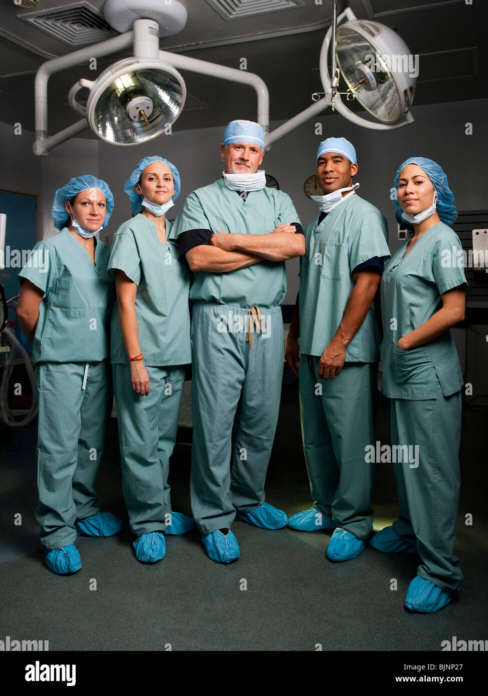 Medical personnel in operating room Stock Photo - Alamy